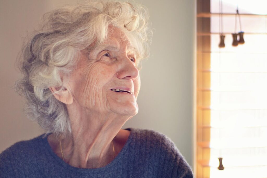 how do people in their 80s stay independent? - The LifeCurve